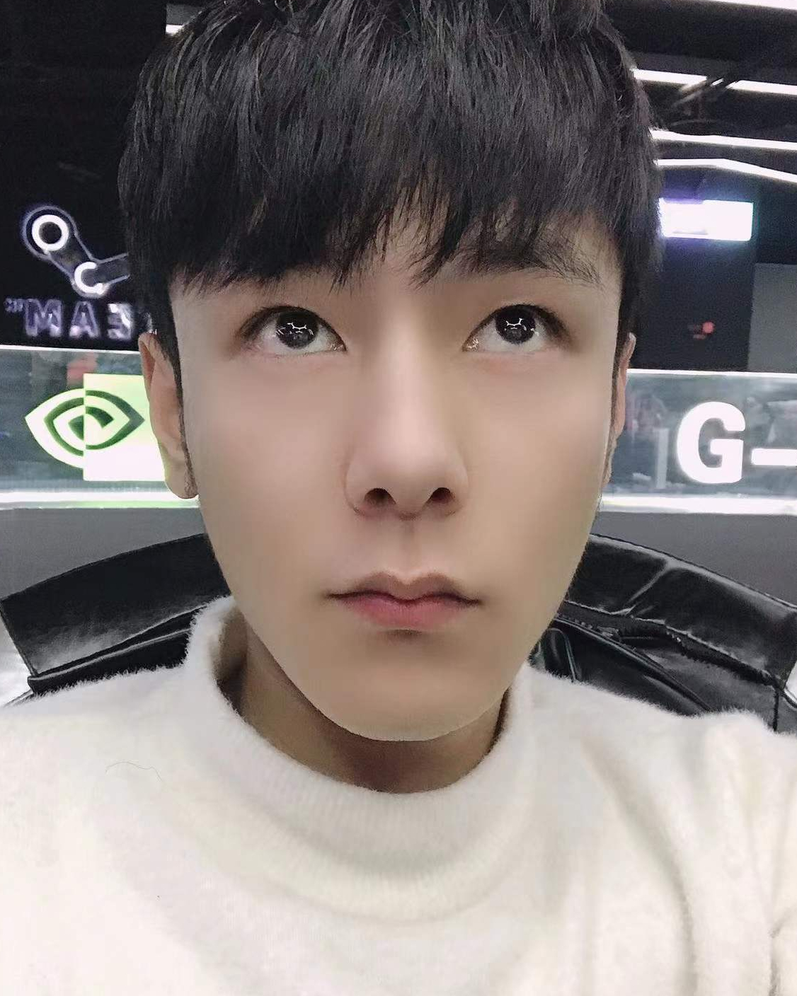 YY LIVE-中国最大的综合娱乐直播平台